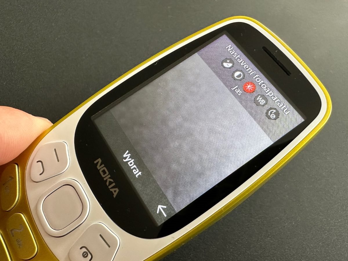 Nokia 3210 (2024) (TESZT): a jól bevált kialakítás, végtelenül könnyű ...