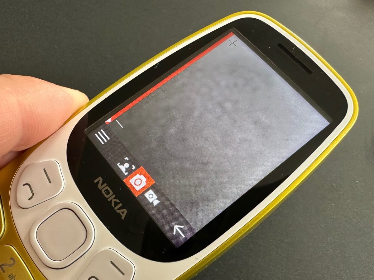 Nokia 3210 (2024) (TESZT): a jól bevált kialakítás, végtelenül könnyű ...