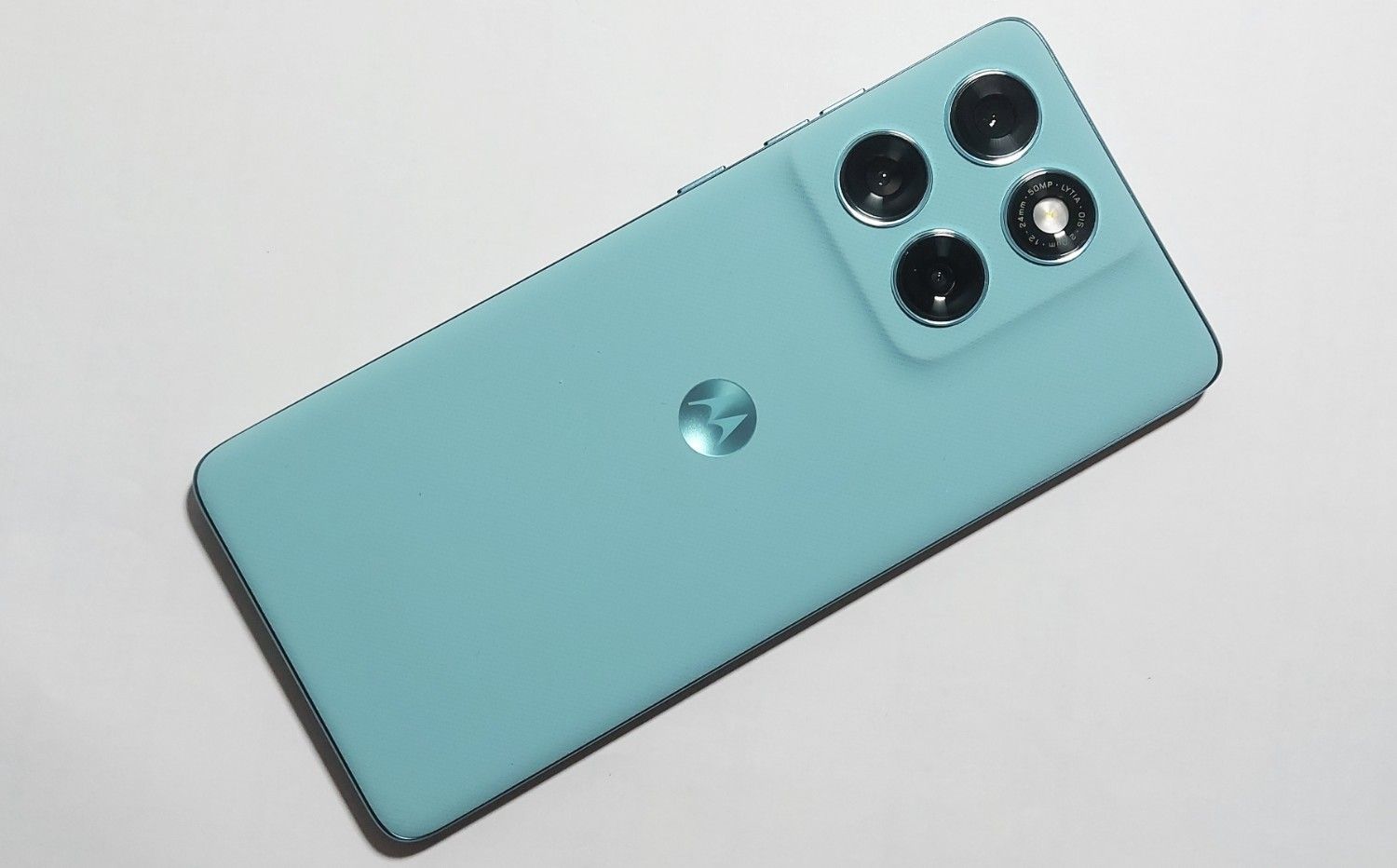 Motorola Edge 60 Fusion (TESZT): szép, strapabíró és könnyű telefon ...